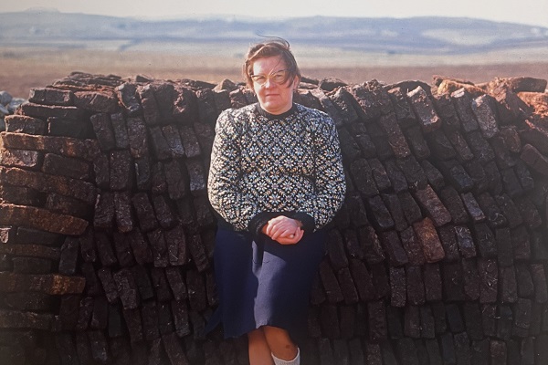 Can you help us identify the last unknown person photographed in Chris ...